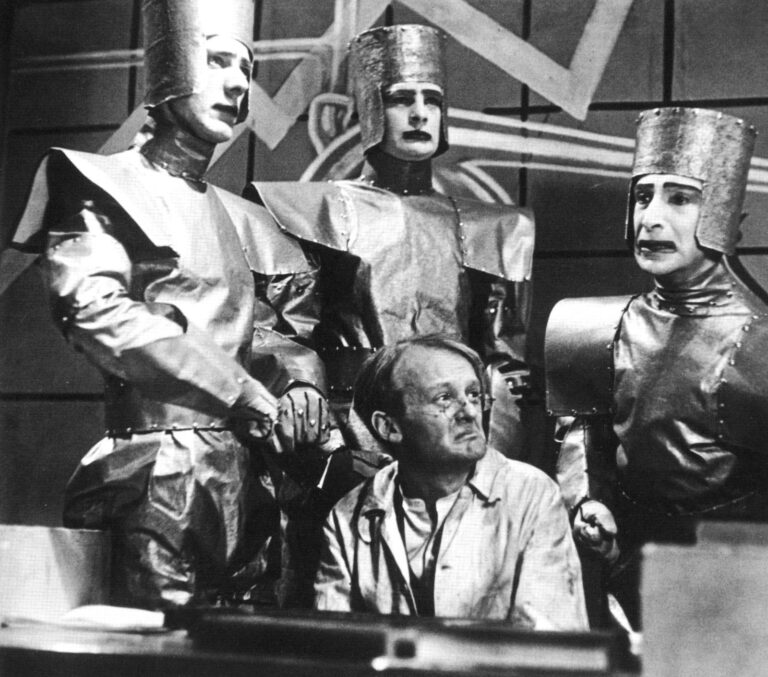 The history of robotics with pictures from 400 BC to date! - RoboticsBiz