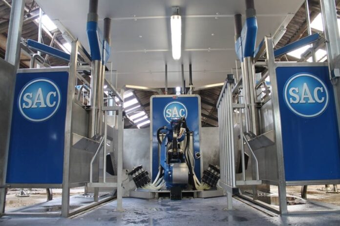 Top 9 best robotic milking machines to consider in 2023 [Updated ...
