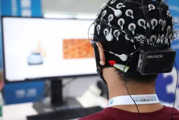 Brain-Computer Interface (BCI) explained - RoboticsBiz Brain-Computer Interface (BCI) explained - RoboticsBiz