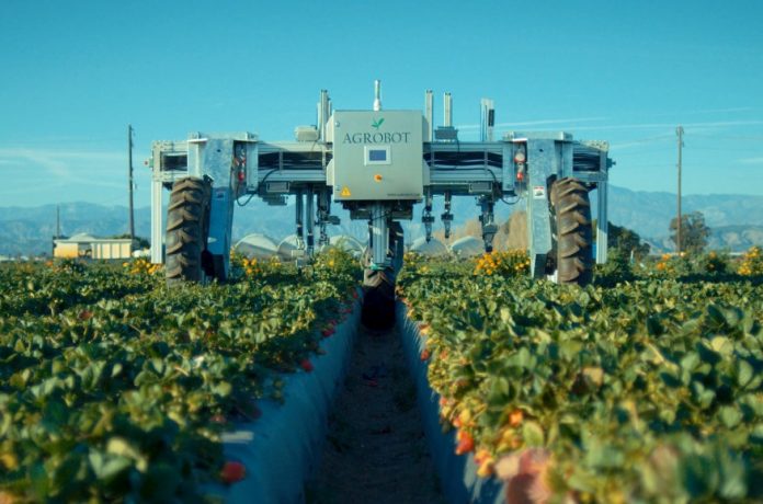 10 autonomous tractors and machines reshaping farming - RoboticsBiz